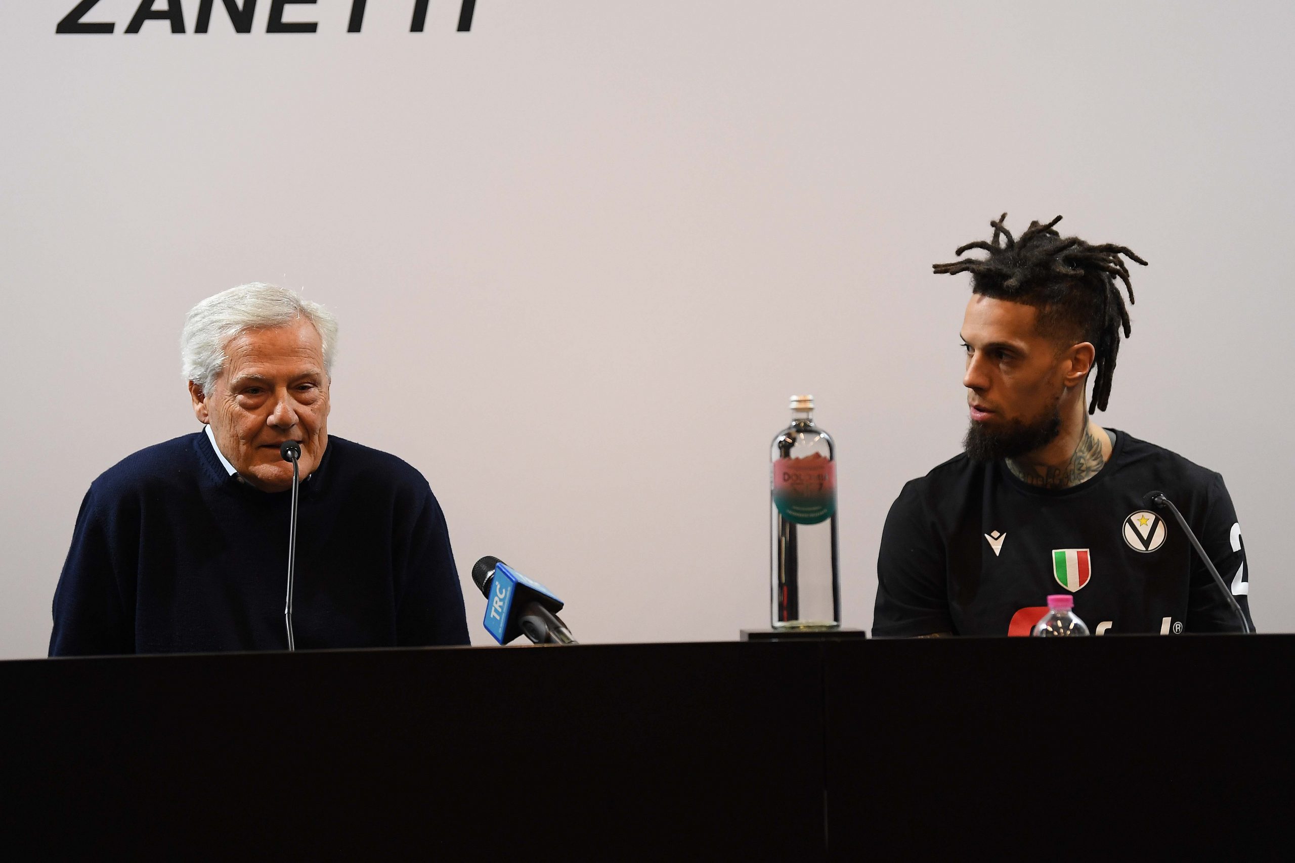 Hackett, la presentazione: "Metterò tutta la mia esperienza e l'impegno ...