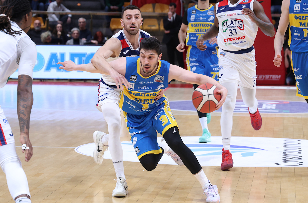 BM ON A2/ Passa Cividale al Paladozza, la Fortitudo cade anche in casa ...